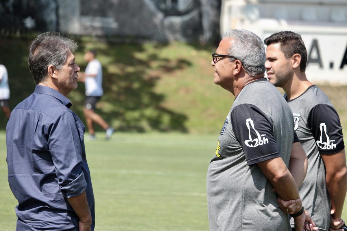 Hélio dos Anjos recusa Série A e segue na Ponte