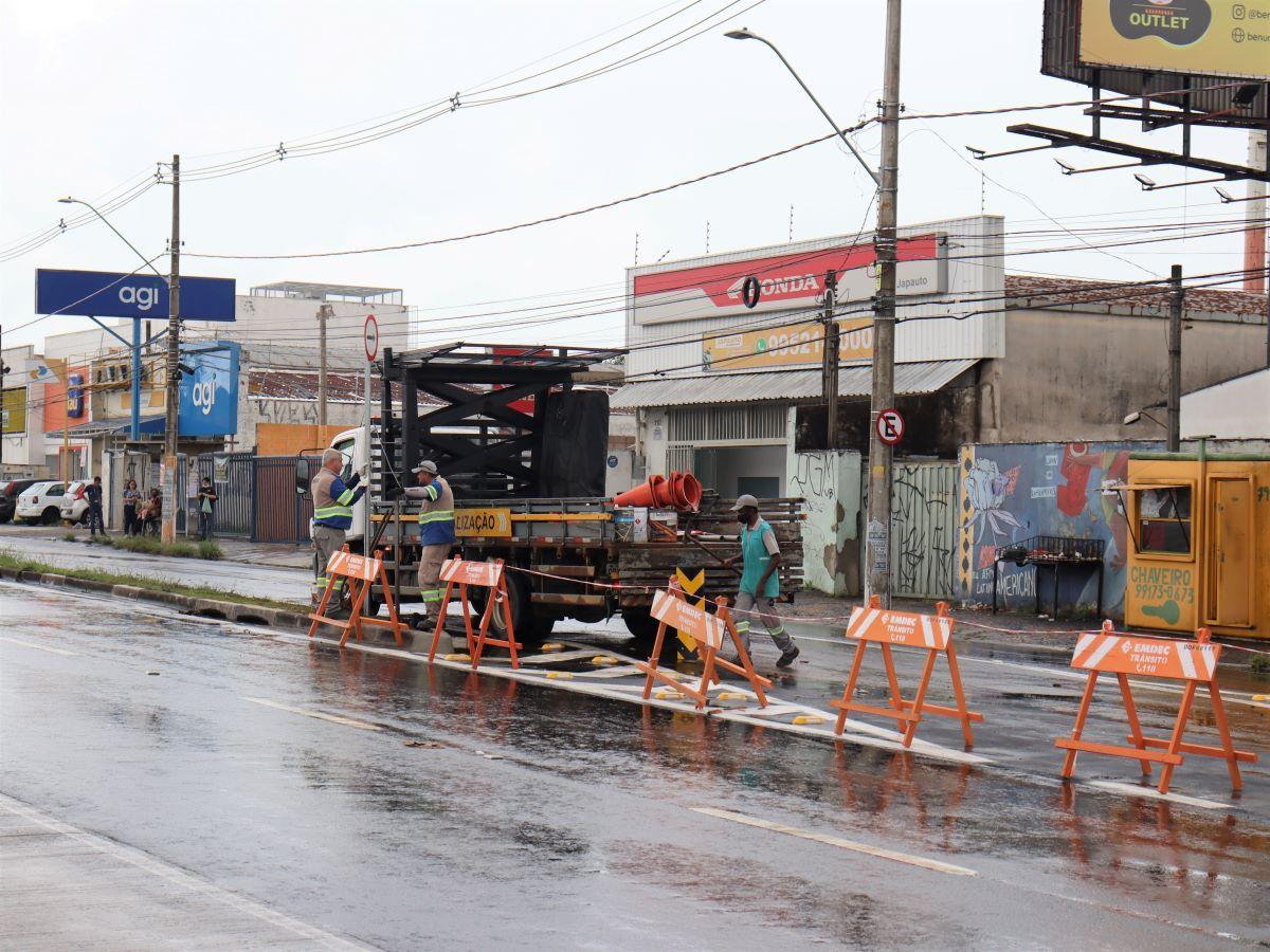 Trecho da Avenida John Boyd Dunlop tem bloqueio emergencial nesta sexta Trecho da Avenida John Boyd Dunlop tem bloqueio emergencial nesta sexta