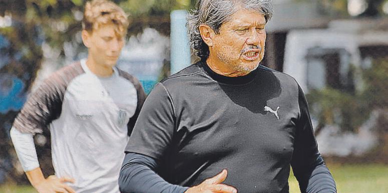 Ídolo da Ponte, Edson Boaro é preparador de novos talentos