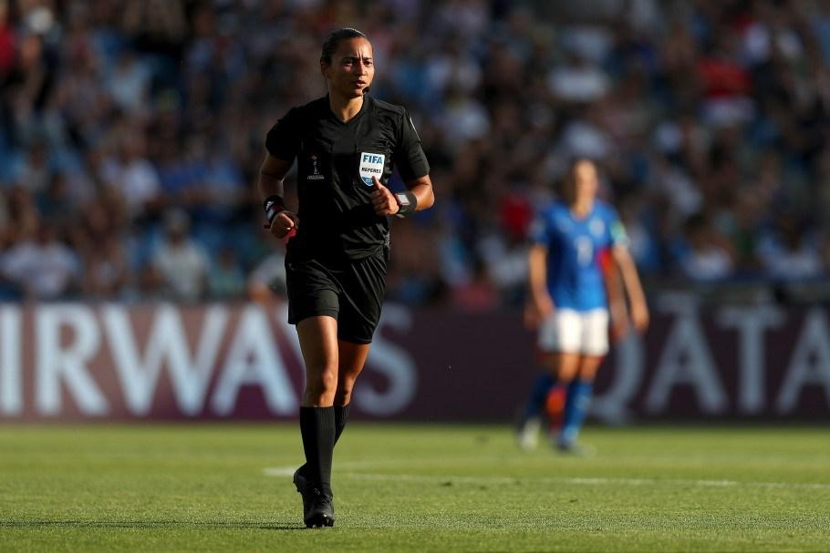 Fifa seleciona árbitra brasileira para Mundial
