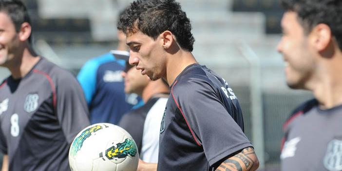 Jogador Rildo deve ganhar vaga após boa atuação